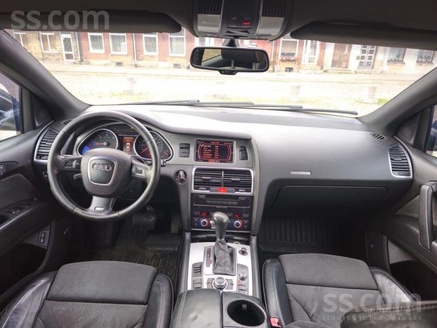 Melns Audi Q7 2007 Liepāja, ar dzinēja tilpumu 3.00 L un nobraukumu 466 tūkst. km par 3900 €, foto 16 vietnē AUTOMOTO.COM.LV