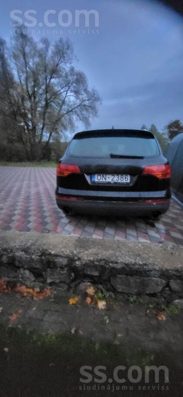 Black Audi Q7 2007 in Madona, with an engine capacity of 3.00 L and mileage of 336 thousand km for 4500 €, photo 1 on AUTOMOTO.COM.LV
