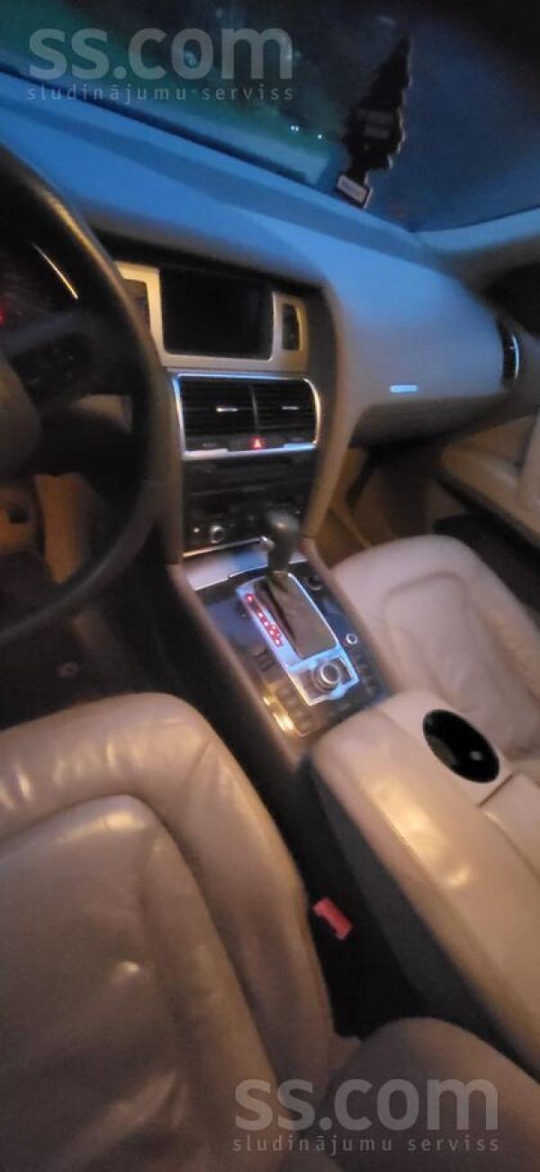 Black Audi Q7 2007 in Madona, with an engine capacity of 3.00 L and mileage of 336 thousand km for 4500 €, photo 5 on AUTOMOTO.COM.LV
