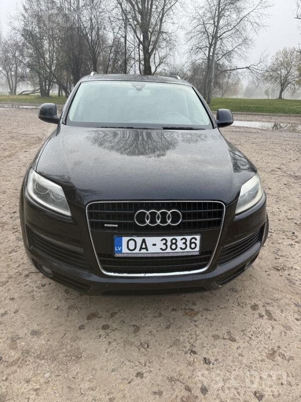 Melns Audi Q7 2008 Rīga, ar dzinēja tilpumu 4.20 L un nobraukumu 370 tūkst. km par 6000 €, foto 2 vietnē AUTOMOTO.COM.LV