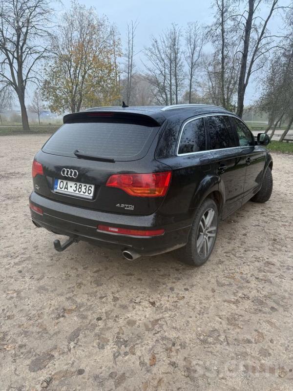 Melns Audi Q7 2008 Rīga, ar dzinēja tilpumu 4.20 L un nobraukumu 370 tūkst. km par 6000 €, foto 4 vietnē AUTOMOTO.COM.LV
