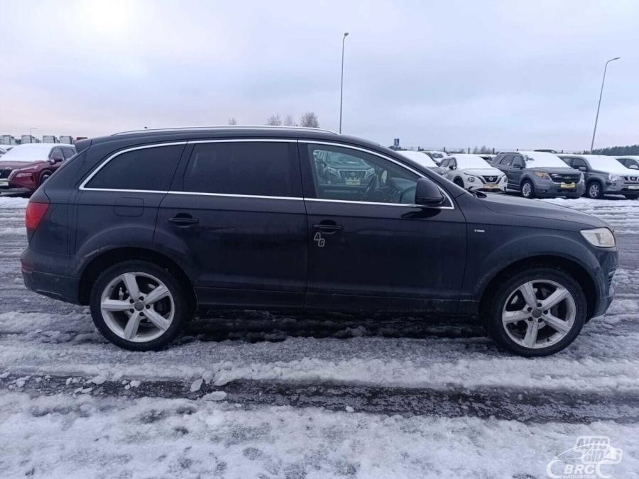 Black Audi Q7 2008 in Avizieniai, with an engine capacity of 3.00 L and mileage of 309 thousand km for 5500 €, photo 5 on AUTOMOTO.COM.LV