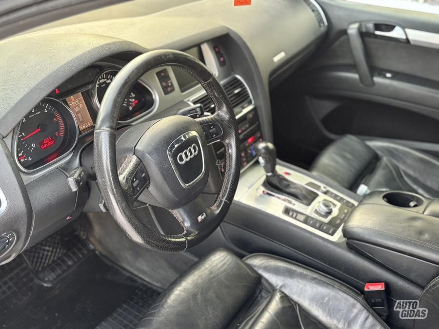 Black Audi Q7 2008 in Kaunas, with an engine capacity of 3.00 L and mileage of 350 thousand km for 4250 €, photo 14 on AUTOMOTO.COM.LV