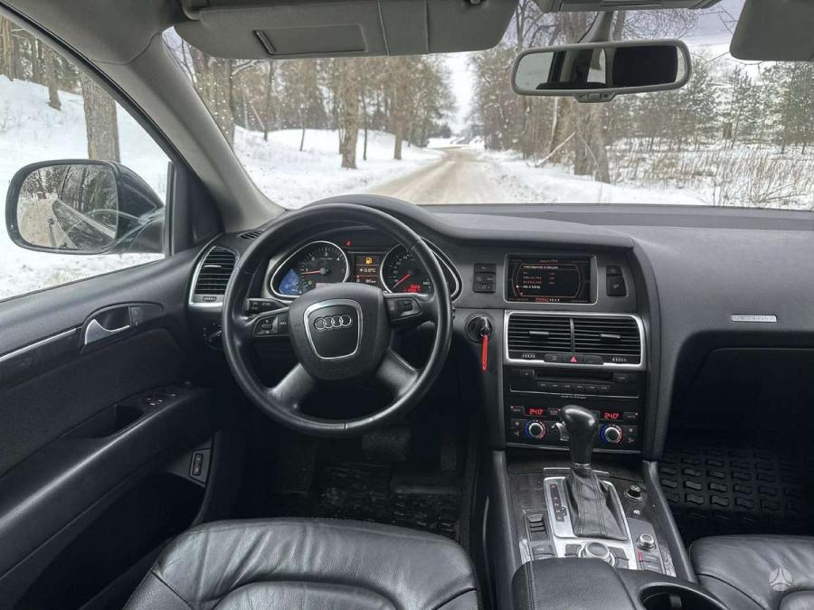 Melns Audi Q7 2008 Viļņa, ar dzinēja tilpumu 2.97 L un nobraukumu 255 tūkst. km par 5700 €, foto 15 vietnē AUTOMOTO.COM.LV
