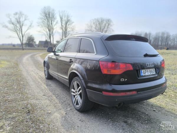 Black Audi Q7 2008 in Klaipeda, with an engine capacity of 3.00 L and mileage of 450 thousand km for 4300 €, photo 1 on AUTOMOTO.COM.LV