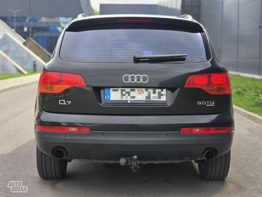 Melns Audi Q7 2008 Viļņa, ar dzinēja tilpumu 3.00 L un nobraukumu 313 tūkst. km par 4400 €, foto 5 vietnē AUTOMOTO.COM.LV