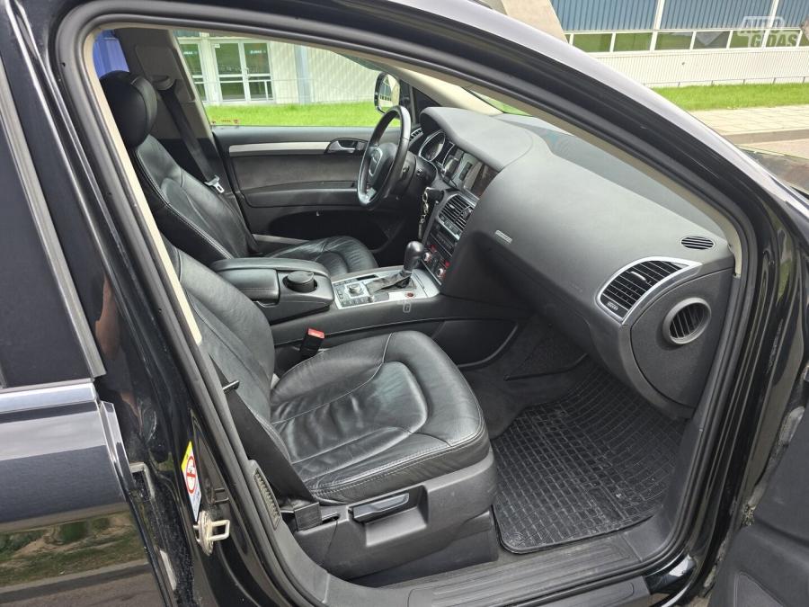 Melns Audi Q7 2008 Viļņa, ar dzinēja tilpumu 3.00 L un nobraukumu 313 tūkst. km par 4400 €, foto 12 vietnē AUTOMOTO.COM.LV