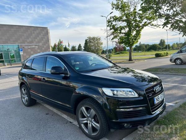 Black Audi Q7 2008 in Riga, with an engine capacity of 3.00 L and mileage of 343 thousand km for 10500 €, photo 3 on AUTOMOTO.COM.LV