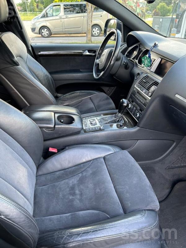 Black Audi Q7 2008 in Riga, with an engine capacity of 3.00 L and mileage of 343 thousand km for 10500 €, photo 9 on AUTOMOTO.COM.LV