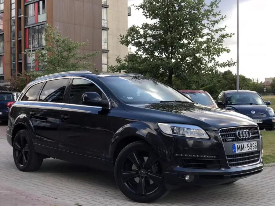 Black Audi Q7 2008 in Riga, with an engine capacity of 3.00 L and mileage of 294 thousand km for 6990 €, photo 1 on AUTOMOTO.COM.LV