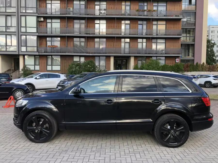 Black Audi Q7 2008 in Riga, with an engine capacity of 3.00 L and mileage of 294 thousand km for 6990 €, photo 3 on AUTOMOTO.COM.LV