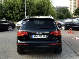 Black Audi Q7 2008 in Riga, with an engine capacity of 3.00 L and mileage of 294 thousand km for 6990 €, photo 5 on AUTOMOTO.COM.LV
