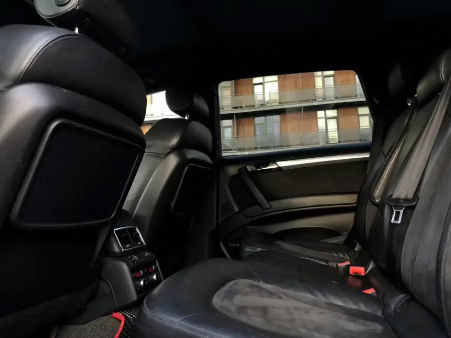 Black Audi Q7 2008 in Riga, with an engine capacity of 3.00 L and mileage of 294 thousand km for 6990 €, photo 8 on AUTOMOTO.COM.LV