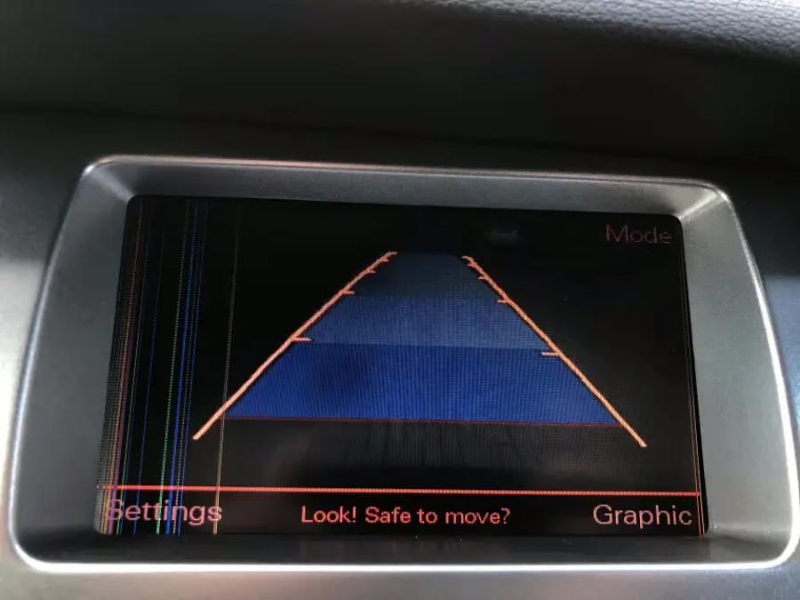 Black Audi Q7 2008 in Riga, with an engine capacity of 3.00 L and mileage of 294 thousand km for 6990 €, photo 12 on AUTOMOTO.COM.LV
