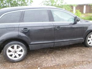 Black Audi Q7 2008 in Limbazi, with an engine capacity of 3.00 L and mileage of 268 thousand km for 3500 €, photo 6 on AUTOMOTO.COM.LV