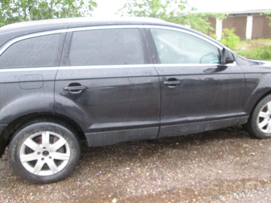 Black Audi Q7 2008 in Limbazi, with an engine capacity of 3.00 L and mileage of 268 thousand km for 3500 €, photo 6 on AUTOMOTO.COM.LV