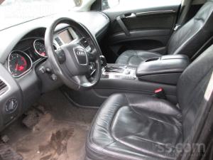 Black Audi Q7 2008 in Limbazi, with an engine capacity of 3.00 L and mileage of 268 thousand km for 3500 €, photo 8 on AUTOMOTO.COM.LV