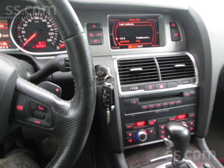 Black Audi Q7 2008 in Limbazi, with an engine capacity of 3.00 L and mileage of 268 thousand km for 3500 €, photo 10 on AUTOMOTO.COM.LV