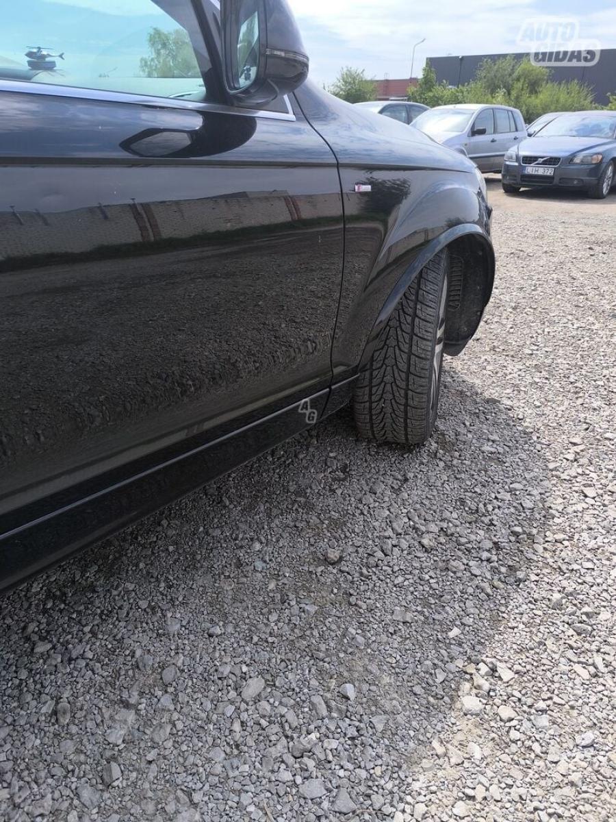 Black Audi Q7 2008 in Siauliai, with an engine capacity of 4.20 L and mileage of 271 thousand km for 8000 €, photo 13 on AUTOMOTO.COM.LV