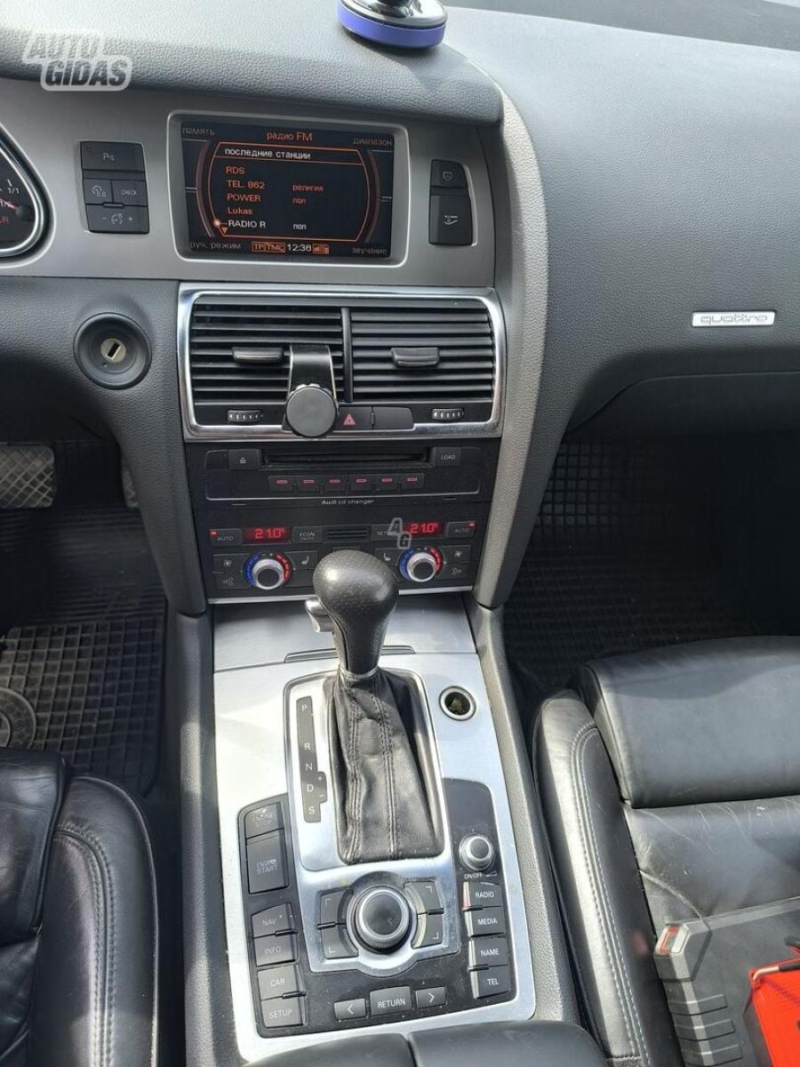 Black Audi Q7 2008 in Siauliai, with an engine capacity of 4.20 L and mileage of 271 thousand km for 8000 €, photo 18 on AUTOMOTO.COM.LV