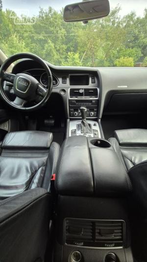 Black Audi Q7 2008 in Raseiniai, with an engine capacity of 3.00 L and mileage of 252 thousand km for 5100 €, photo 8 on AUTOMOTO.COM.LV