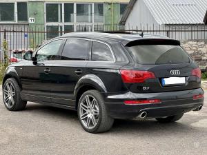 Black Audi Q7 2008 in Vilnius, with an engine capacity of 4.13 L and mileage of 276 thousand km for 6350 €, photo 3 on AUTOMOTO.COM.LV