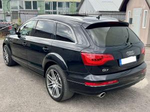 Black Audi Q7 2008 in Vilnius, with an engine capacity of 4.13 L and mileage of 276 thousand km for 6350 €, photo 4 on AUTOMOTO.COM.LV