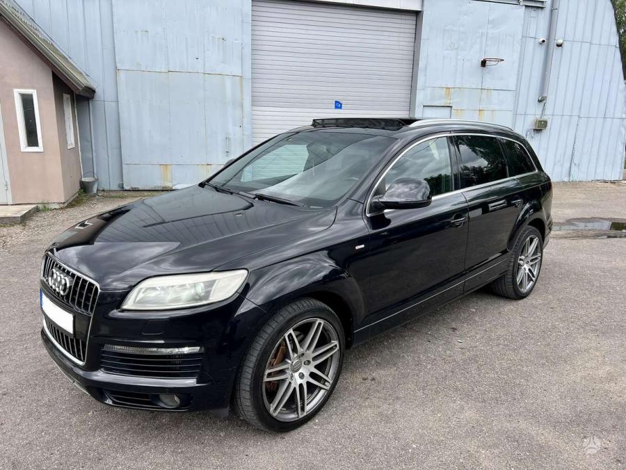 Black Audi Q7 2008 in Vilnius, with an engine capacity of 4.13 L and mileage of 276 thousand km for 6350 €, photo 5 on AUTOMOTO.COM.LV