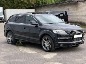 Black Audi Q7 2008 in Vilnius, with an engine capacity of 4.13 L and mileage of 276 thousand km for 6350 €, photo 7 on AUTOMOTO.COM.LV