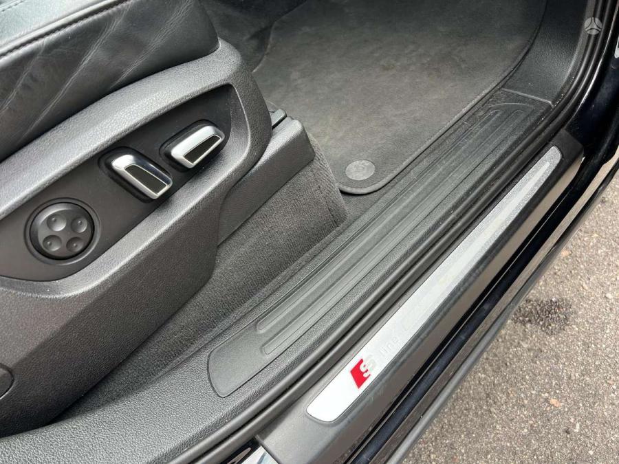 Black Audi Q7 2008 in Vilnius, with an engine capacity of 4.13 L and mileage of 276 thousand km for 6350 €, photo 12 on AUTOMOTO.COM.LV