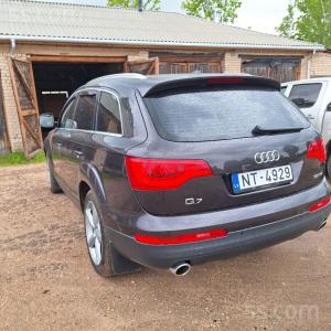 Melns Audi Q7 2008 Rīga, ar dzinēja tilpumu 3.00 L un nobraukumu 306 tūkst. km par 7900 €, foto 4 vietnē AUTOMOTO.COM.LV