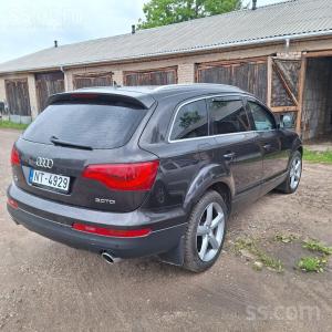 Melns Audi Q7 2008 Rīga, ar dzinēja tilpumu 3.00 L un nobraukumu 306 tūkst. km par 7900 €, foto 5 vietnē AUTOMOTO.COM.LV