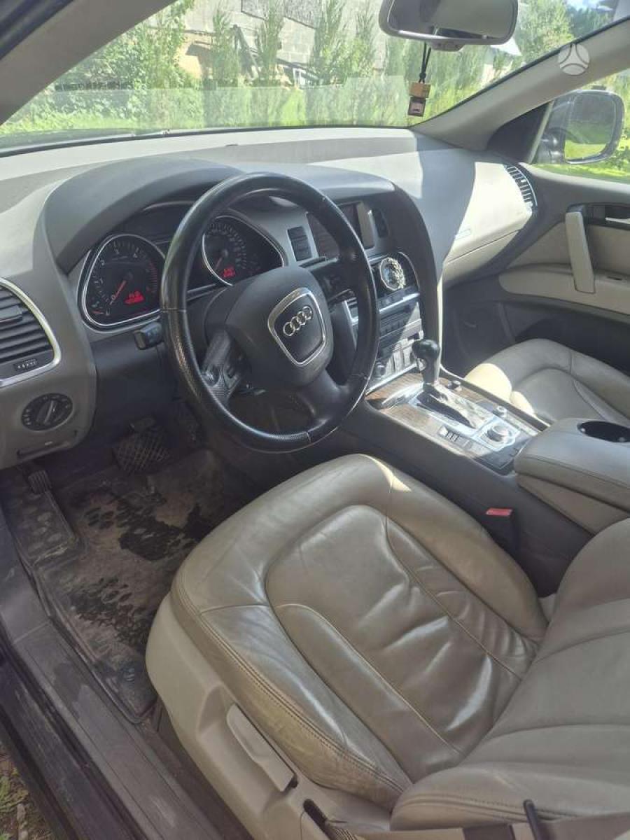 Melns Audi Q7 2008 Kretinga, ar dzinēja tilpumu 2.97 L un nobraukumu 311 tūkst. km par 4500 €, foto 10 vietnē AUTOMOTO.COM.LV