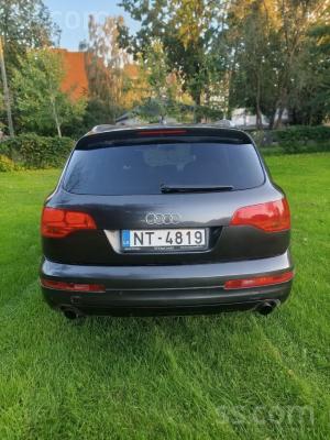 Black Audi Q7 2008 in Riga, with an engine capacity of 3.00 L and mileage of 376 thousand km for 4800 €, photo 3 on AUTOMOTO.COM.LV
