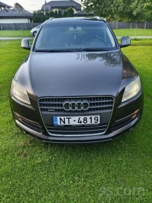 Black Audi Q7 2008 in Riga, with an engine capacity of 3.00 L and mileage of 376 thousand km for 4800 €, photo 7 on AUTOMOTO.COM.LV