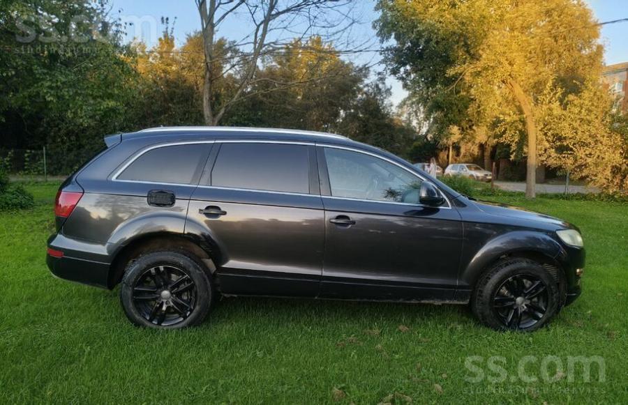 Black Audi Q7 2008 in Riga, with an engine capacity of 3.00 L and mileage of 376 thousand km for 4800 €, photo 9 on AUTOMOTO.COM.LV