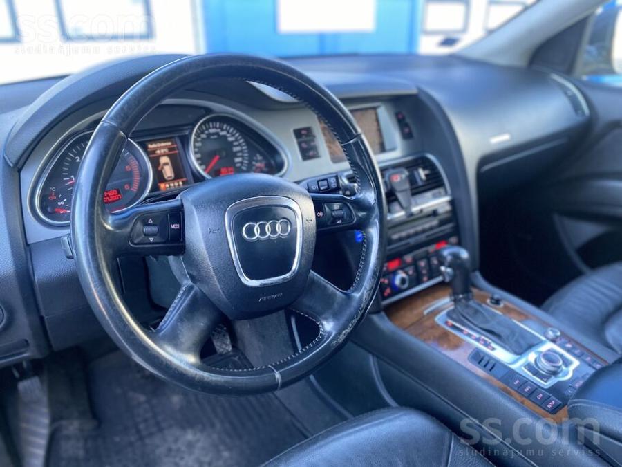 Black Audi Q7 2008 in Riga, with an engine capacity of 3.00 L and mileage of 376 thousand km for 4800 €, photo 14 on AUTOMOTO.COM.LV