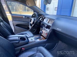 Black Audi Q7 2008 in Riga, with an engine capacity of 3.00 L and mileage of 376 thousand km for 4800 €, photo 16 on AUTOMOTO.COM.LV