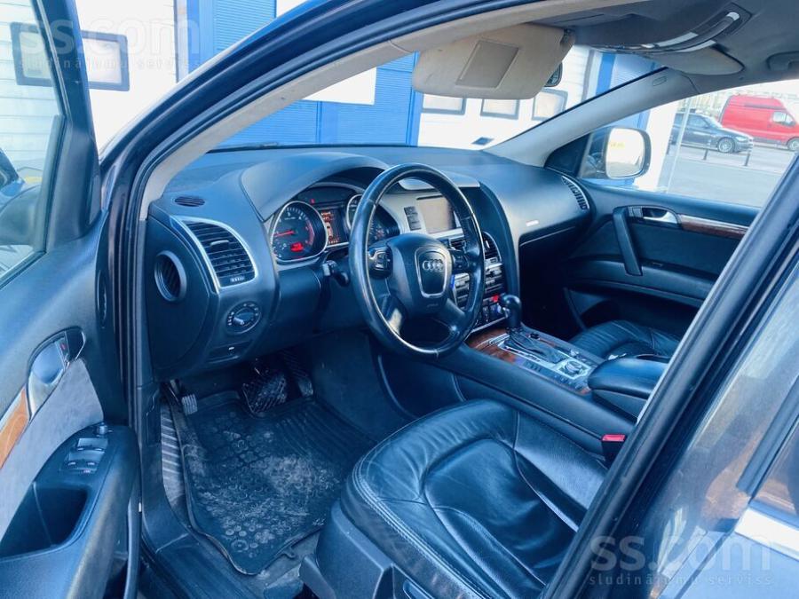 Black Audi Q7 2008 in Riga, with an engine capacity of 3.00 L and mileage of 376 thousand km for 4800 €, photo 18 on AUTOMOTO.COM.LV