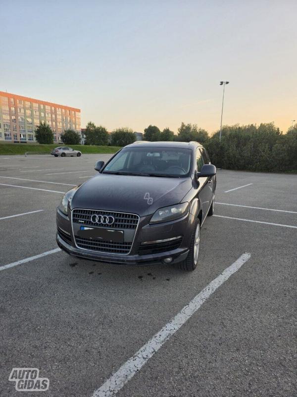 Audi Q7 2008 in Siauliai on AUTOMOTO.COM.LV Black Audi Q7 2008 in Siauliai, with an engine capacity of 3.00 L and mileage of 515 thousand km for 4900 €, photo 1 on AUTOMOTO.COM.LV