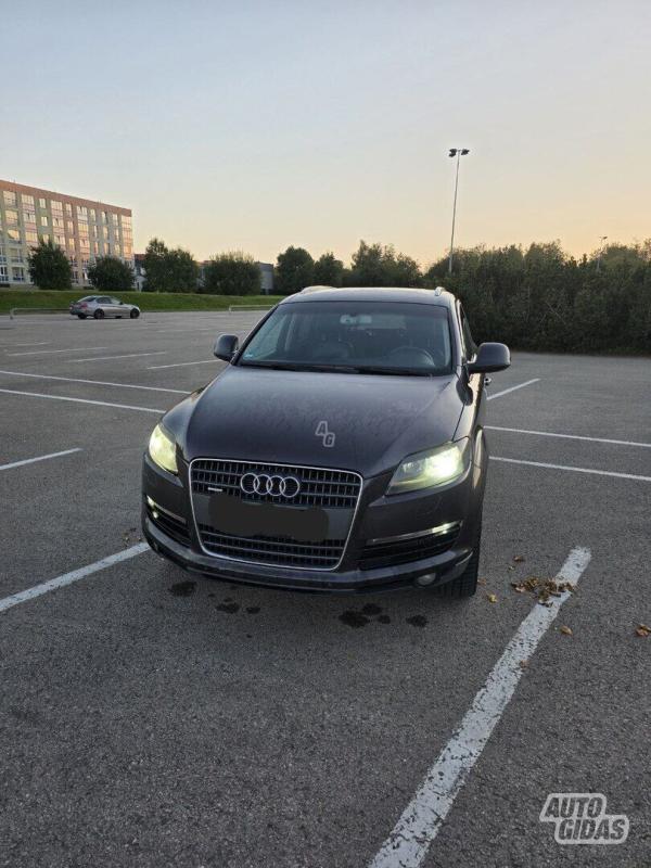 Audi Q7 2008 in Siauliai on AUTOMOTO.COM.LV Black Audi Q7 2008 in Siauliai, with an engine capacity of 3.00 L and mileage of 515 thousand km for 4900 €, photo 6 on AUTOMOTO.COM.LV