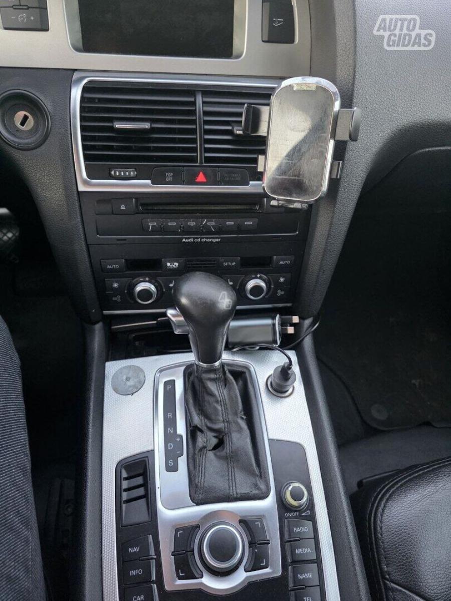 Melns Audi Q7 2008 Šauļi, ar dzinēja tilpumu 3.00 L un nobraukumu 515 tūkst. km par 4900 €, foto 13 vietnē AUTOMOTO.COM.LV