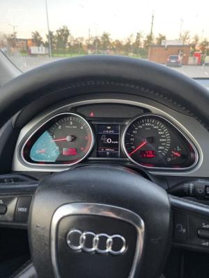 Melns Audi Q7 2008 Šauļi, ar dzinēja tilpumu 3.00 L un nobraukumu 515 tūkst. km par 4900 €, foto 22 vietnē AUTOMOTO.COM.LV