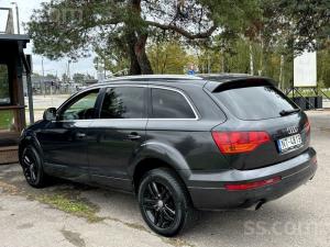 Черный Ауди Ку 7 2008 в Рига, объемом двигателя 3.00 л и пробегом 410 тыс. км за 4490 €, фото 7 на AUTOMOTO.COM.LV