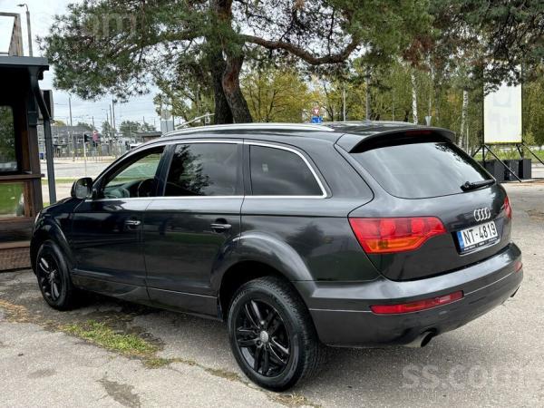 Audi Q7 2008 Rīga vietnē Melns Audi Q7 2008 Rīga, ar dzinēja tilpumu 3.00 L un nobraukumu 410 tūkst. km par 4490 €, foto 7 vietnē AUTOMOTO.COM.LV