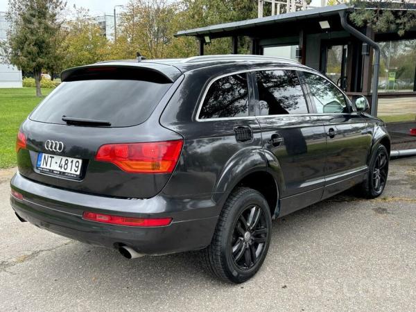 Audi Q7 2008 Rīga vietnē Melns Audi Q7 2008 Rīga, ar dzinēja tilpumu 3.00 L un nobraukumu 410 tūkst. km par 4490 €, foto 9 vietnē AUTOMOTO.COM.LV