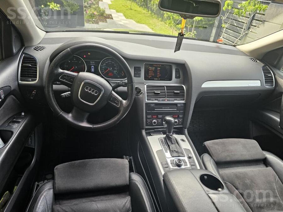 Melns Audi Q7 2009 Rīga, ar dzinēja tilpumu 3.00 L un nobraukumu 246 tūkst. km par 8500 €, foto 5 vietnē AUTOMOTO.COM.LV