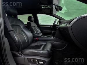 Black Audi Q7 2009 in Riga, with an engine capacity of 3.00 L and mileage of 0 thousand km for 11290 €, photo 20 on AUTOMOTO.COM.LV
