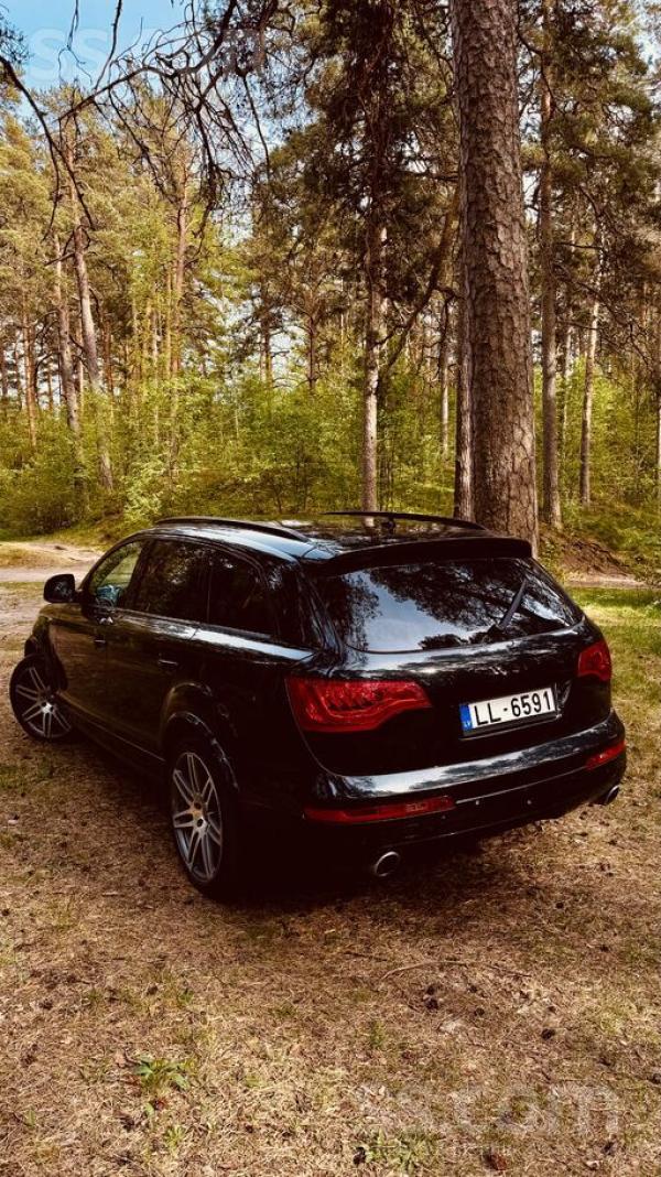 Black Audi Q7 2009 in Riga, with an engine capacity of 4.20 L and mileage of 368 thousand km for 5190 €, photo 4 on AUTOMOTO.COM.LV