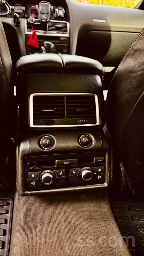Black Audi Q7 2009 in Riga, with an engine capacity of 4.20 L and mileage of 368 thousand km for 5190 €, photo 7 on AUTOMOTO.COM.LV